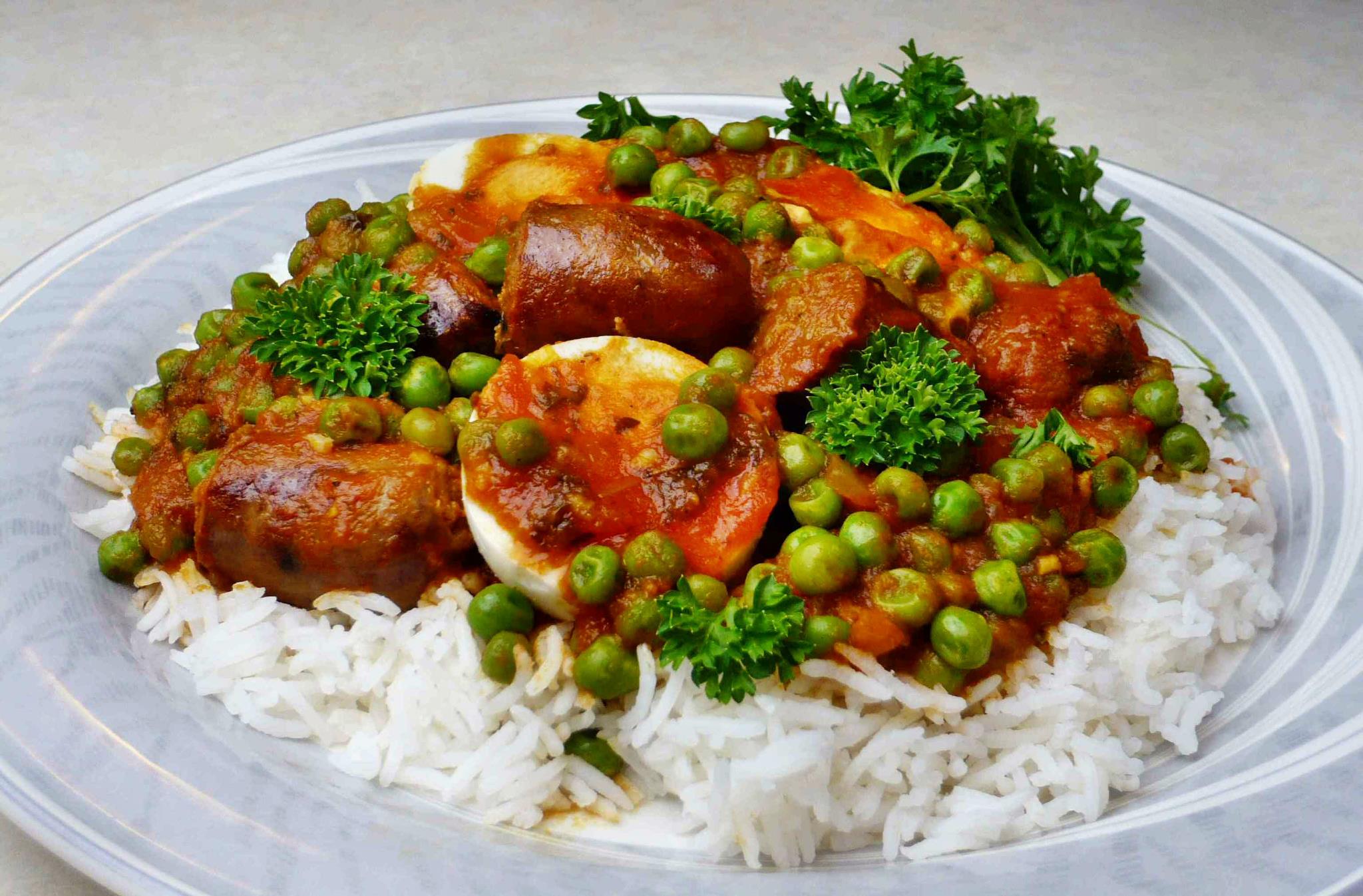 Rougaille saucisses et oeufs avec petits pois – Taste of Mauritius